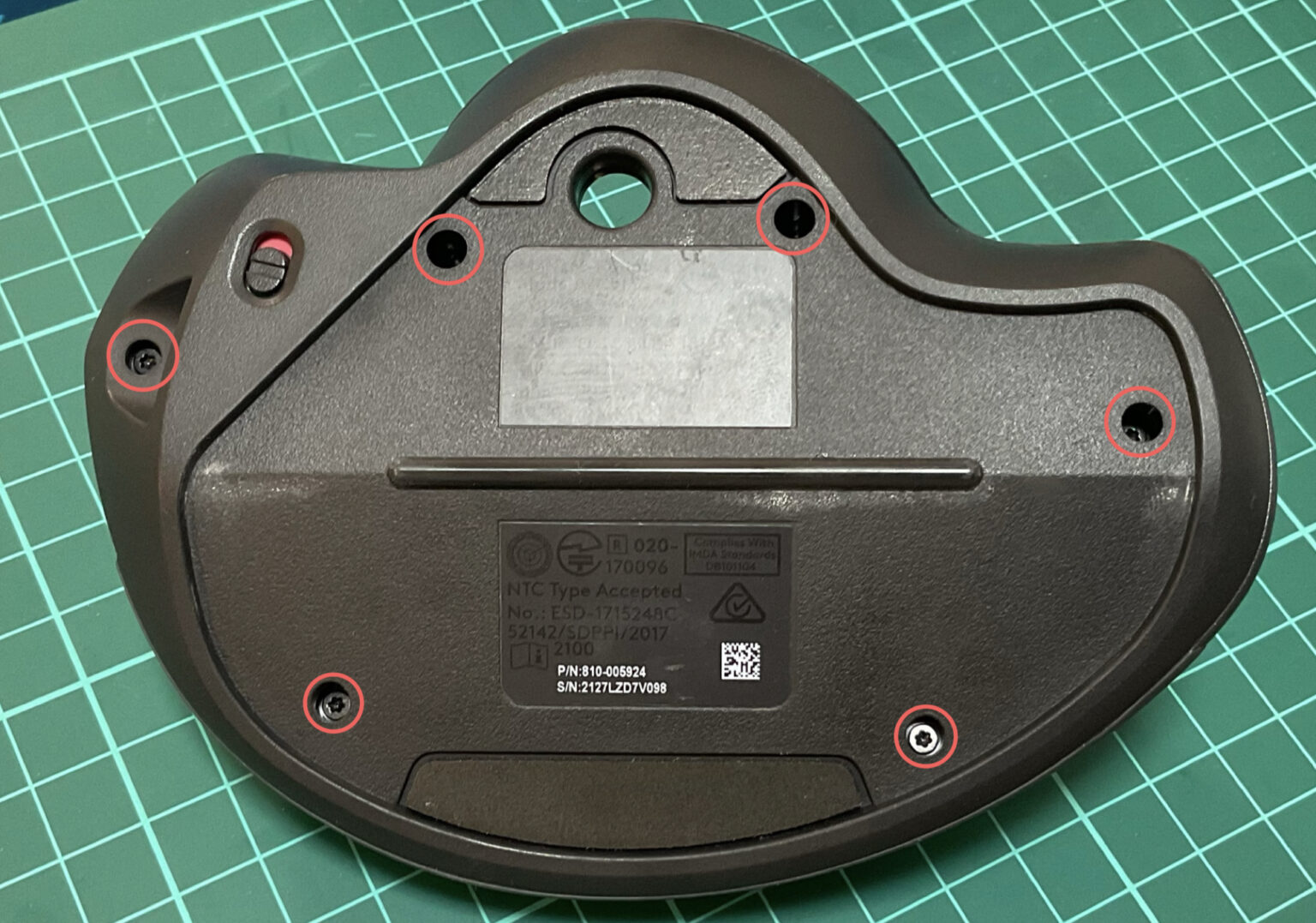 【写真付き】壊れてしまったMX ERGOを分解し、スイッチを交換して修理した手順の備忘録